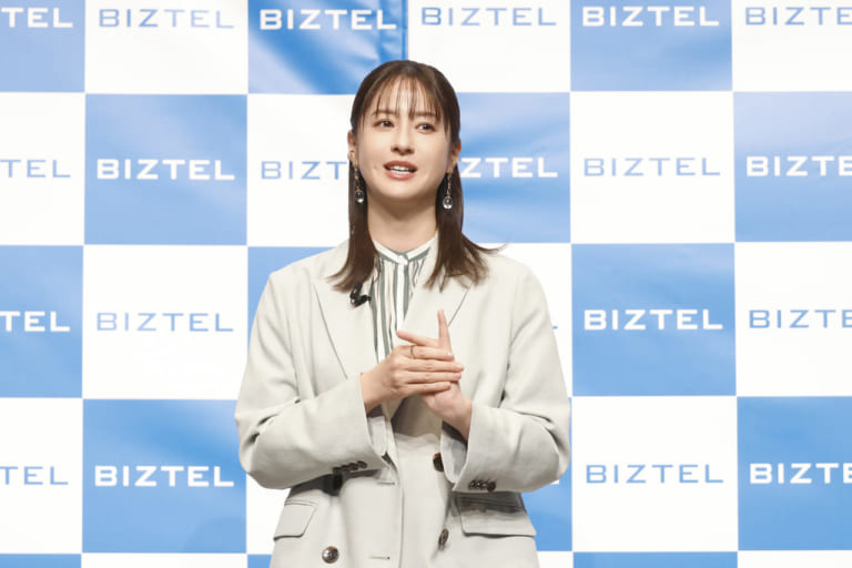 クラウド型コールセンターシステム 「BIZTEL」 の新CMに出演した松本若菜さんが登場 『 BIZTEL 新CM発表会 』〜 松本さんがコールセンターのオペレーター役としてお客さま対応に ...