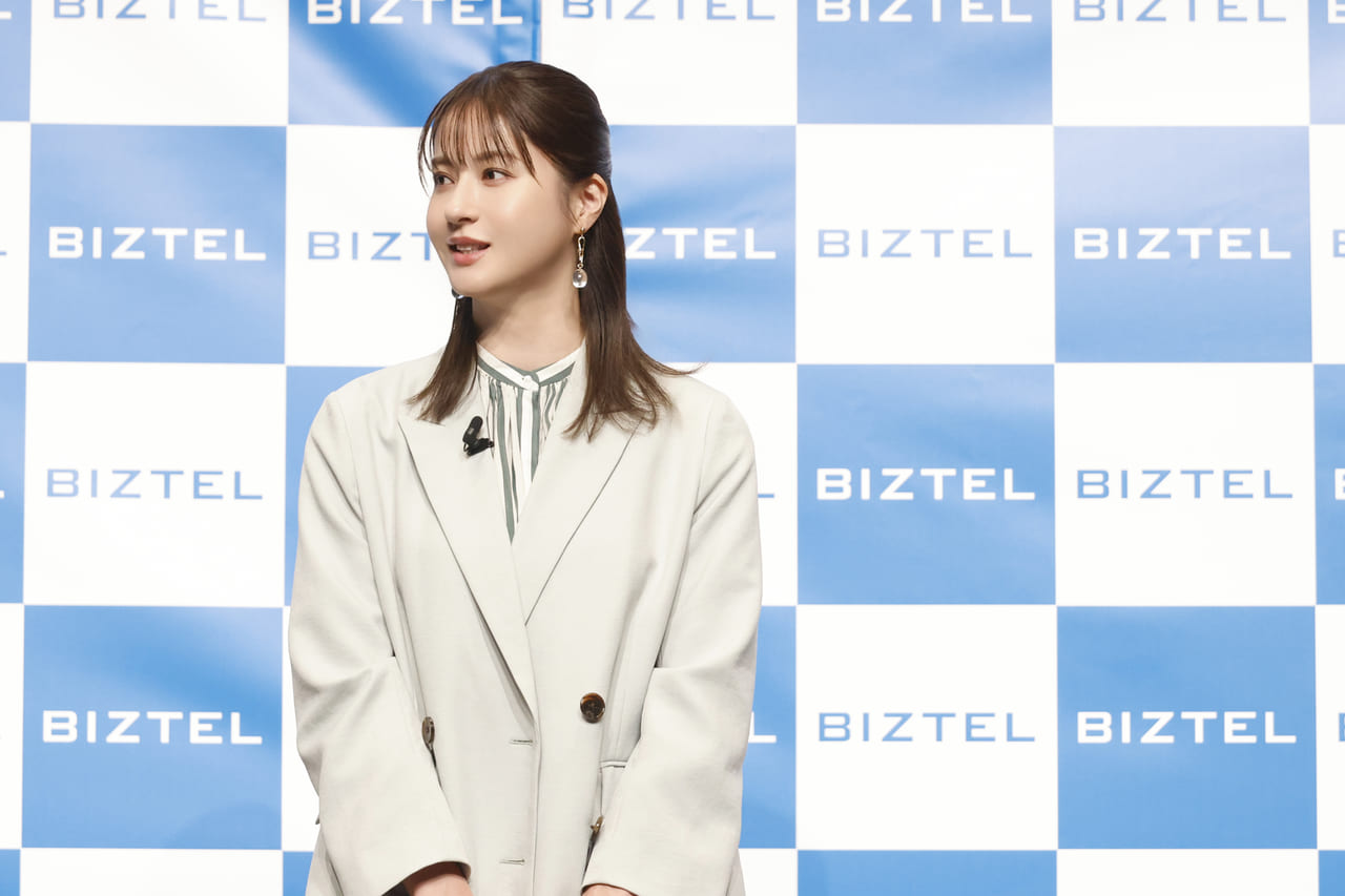クラウド型コールセンターシステム 「BIZTEL」 の新CMに出演した松本若菜さんが登場 『 BIZTEL 新CM発表会 』〜 松本さんがコールセンターのオペレーター役としてお客さま対応に ...